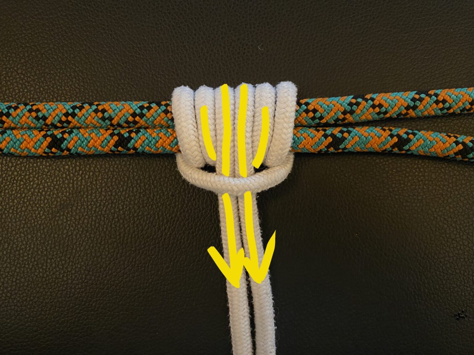 Bushcraft Knoten - Die 9 wichtigsten mit Bildbeschreibung!